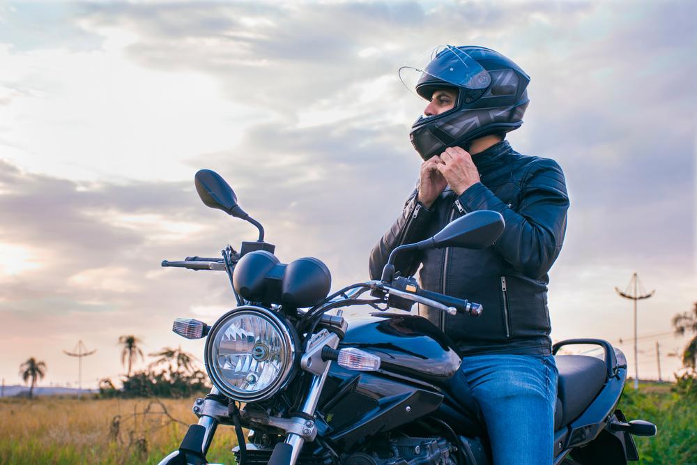 How Wearing a Motorcycle Helmet? | Morris Bart, LLC
